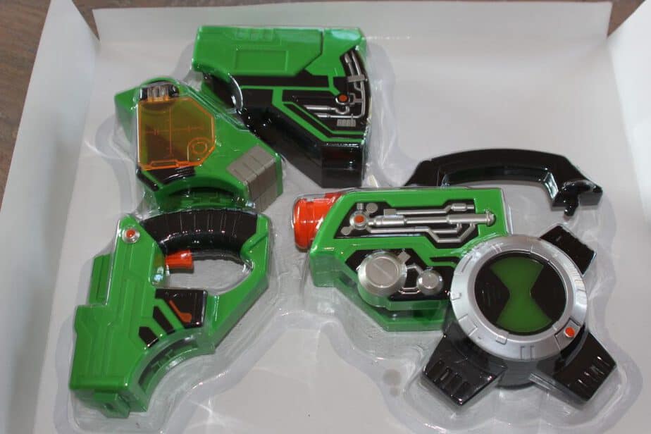 Ben 10 Tech Blaster and Ultimate Ultimatrix Review - This Mama Loves