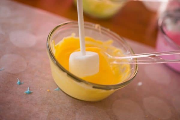 Spring Chick Marshmallow Pops Recipe - This Mama Loves