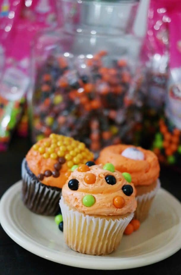 Eye of Newt Cupcakes - This Mama Loves