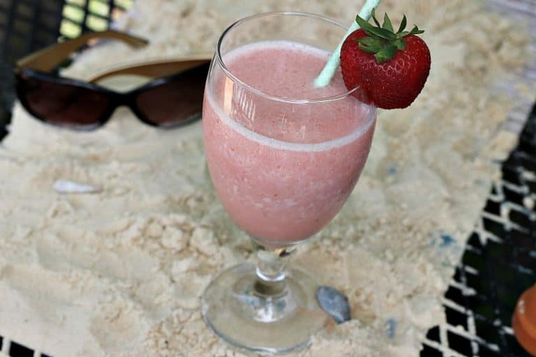 Jamaican Smile Cocktails - This Mama Loves