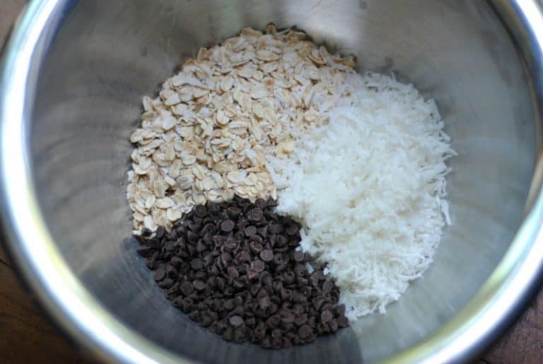 Minions Energy Bites - This Mama Loves