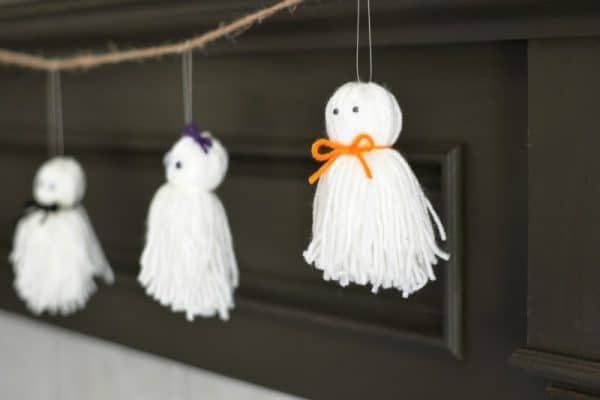 Yarn Ghost Garland - This Mama Loves