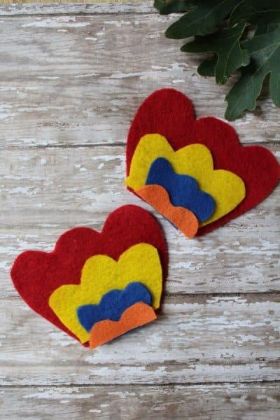 Felt Parrot Puppet Craft: Mak from The Wild Life - This Mama Loves