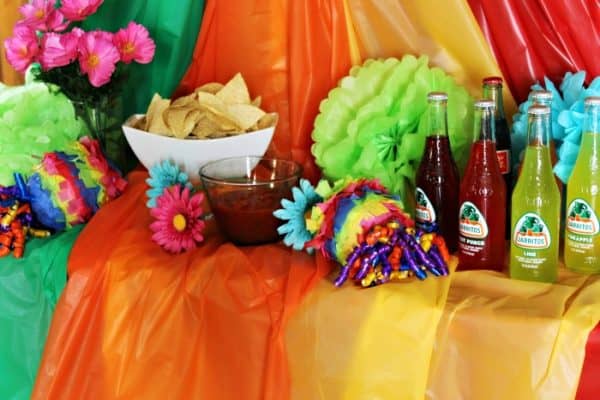 How to Make a Mini Pinata - This Mama Loves