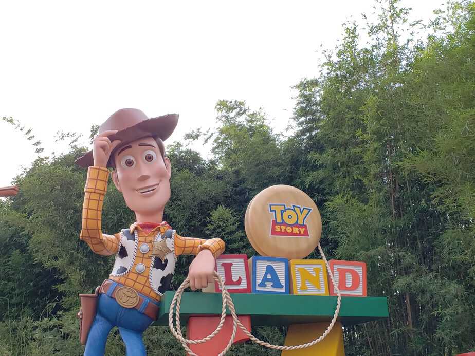 The Complete Guide to Toy Story Land Tips - This Mama Loves