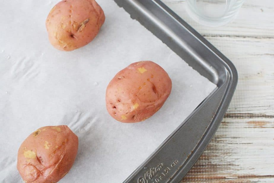 Garlic Parmesan Smashed Red Potatoes - This Mama Loves