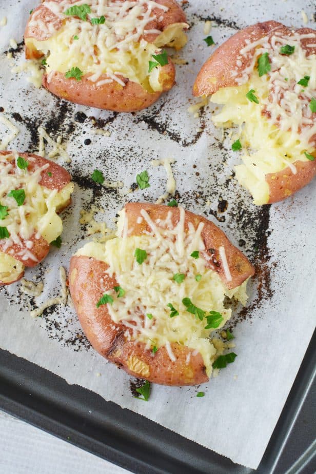 Garlic Parmesan Smashed Red Potatoes - This Mama Loves