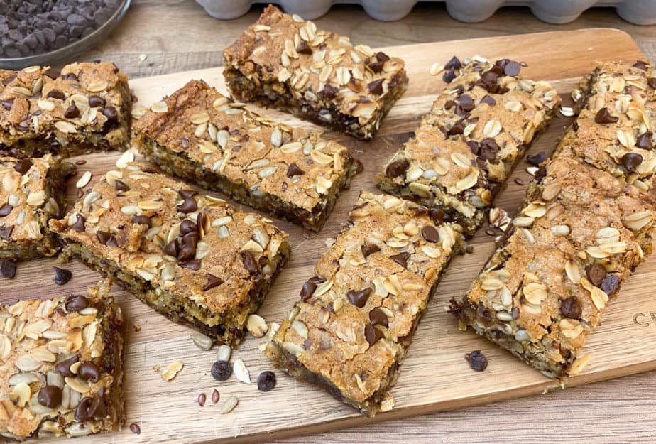 Copycat Simply Delicious Snack Bars: Chocolate Chip Oatmeal Snack Bars ...
